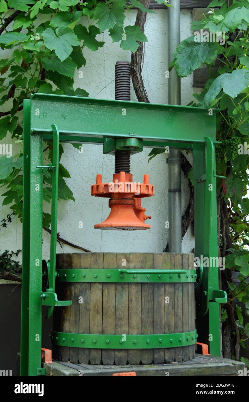 Fruit press hi-res stock photography and images - Alamy