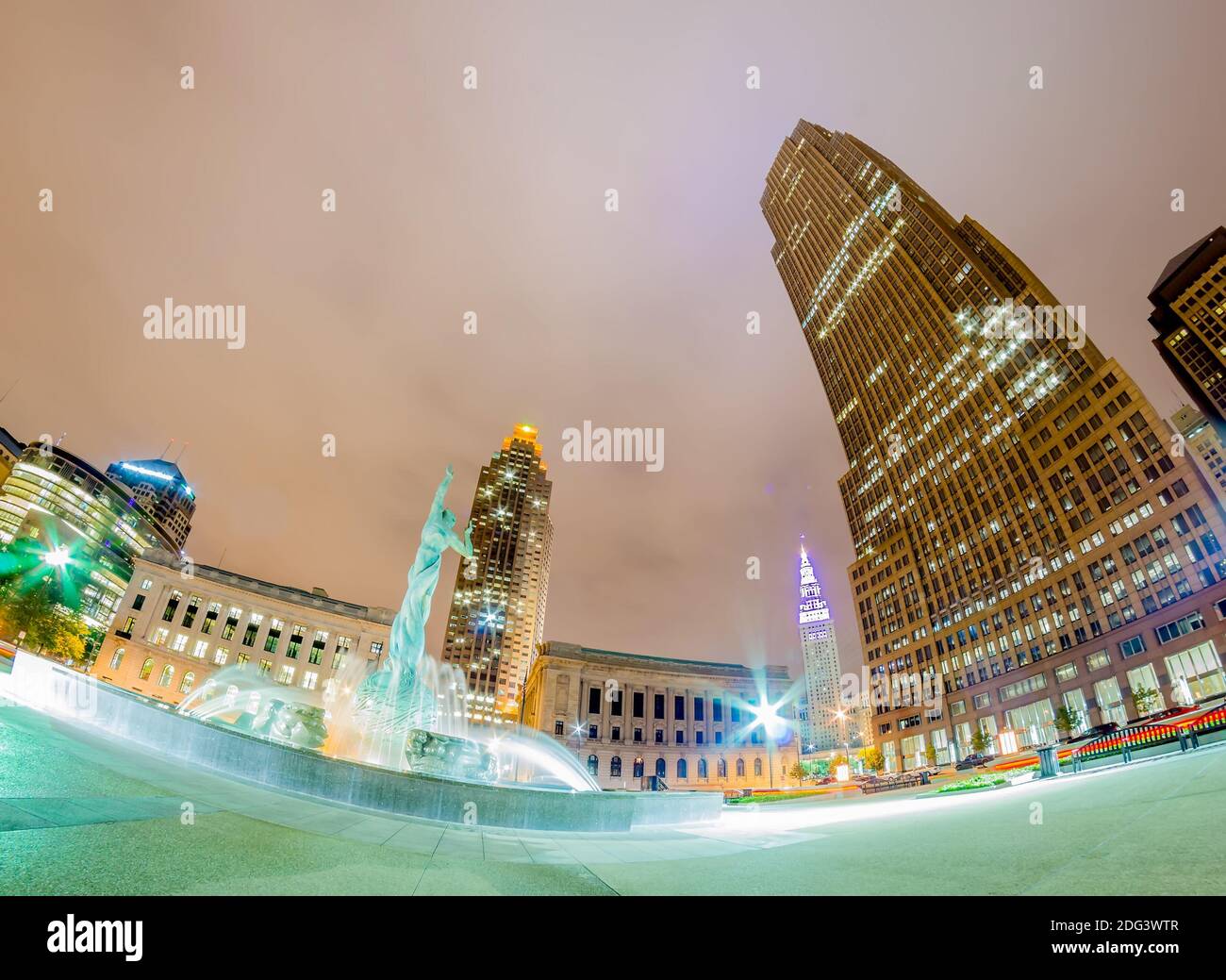 Downtown cloudy day hi-res stock photography and images - Alamy