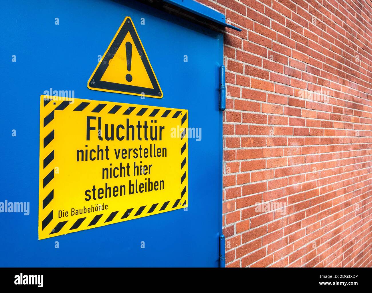 Escape alarm hi-res stock photography and images - Alamy