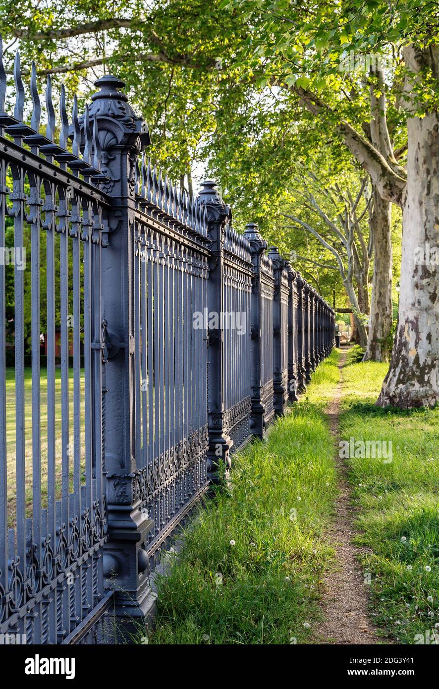 Historical fence hi-res stock photography and images - Alamy