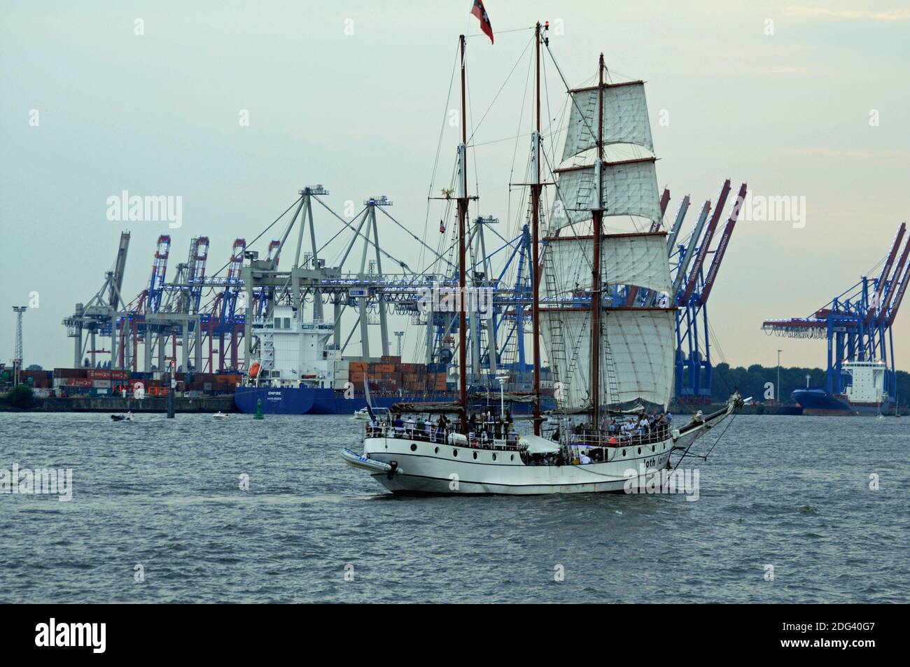 Bark sailing ship hi-res stock photography and images - Alamy