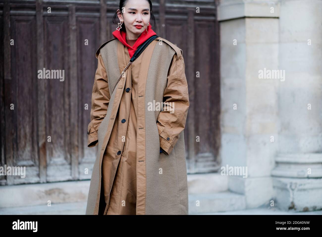 Street style, Sherry Shen arriving at Paul Smith Fall-Winter 2017-2018 ...