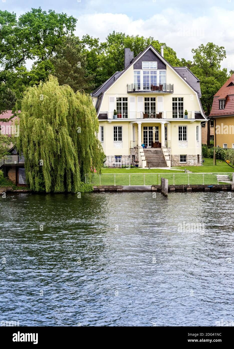 Living by the river Stock Photo - Alamy
