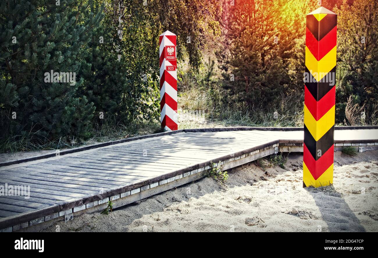 Boundary pillar hi-res stock photography and images - Alamy