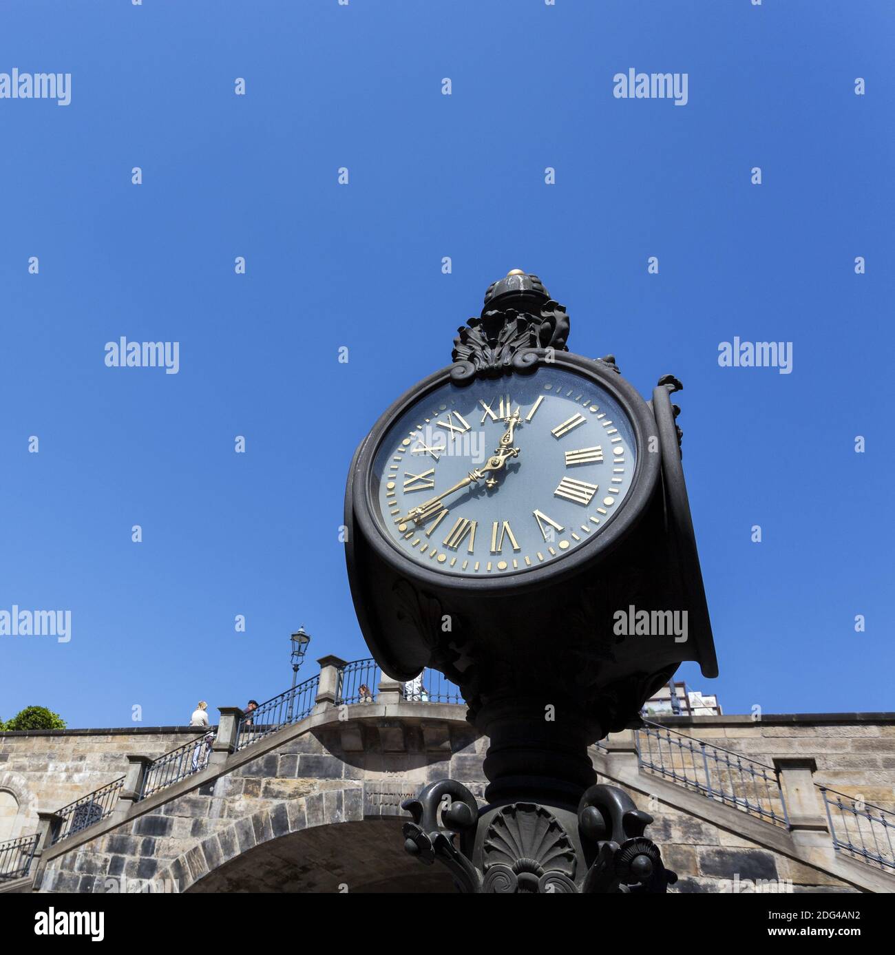 Historical clock hi-res stock photography and images - Alamy