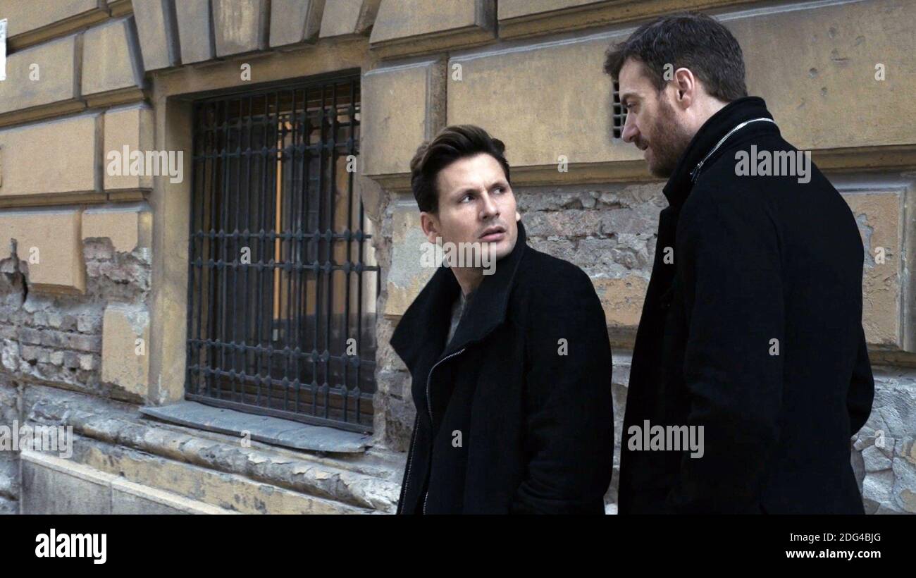 COMPLETE STRANGERS, from left: Paul Maso, Matthew Crawley, 2020 ...