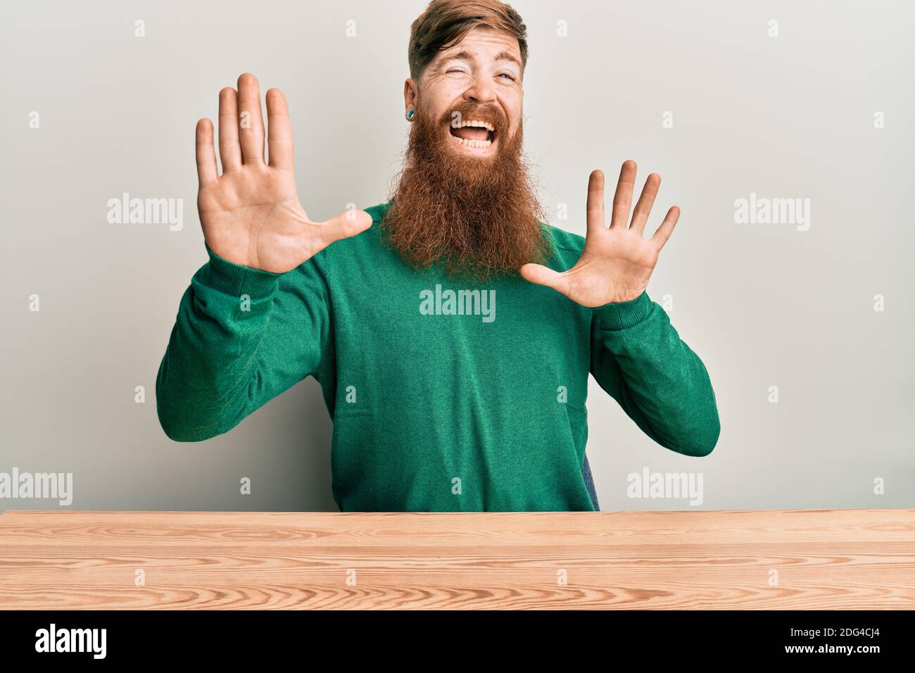 Man office desk horrified hi-res stock photography and images - Alamy