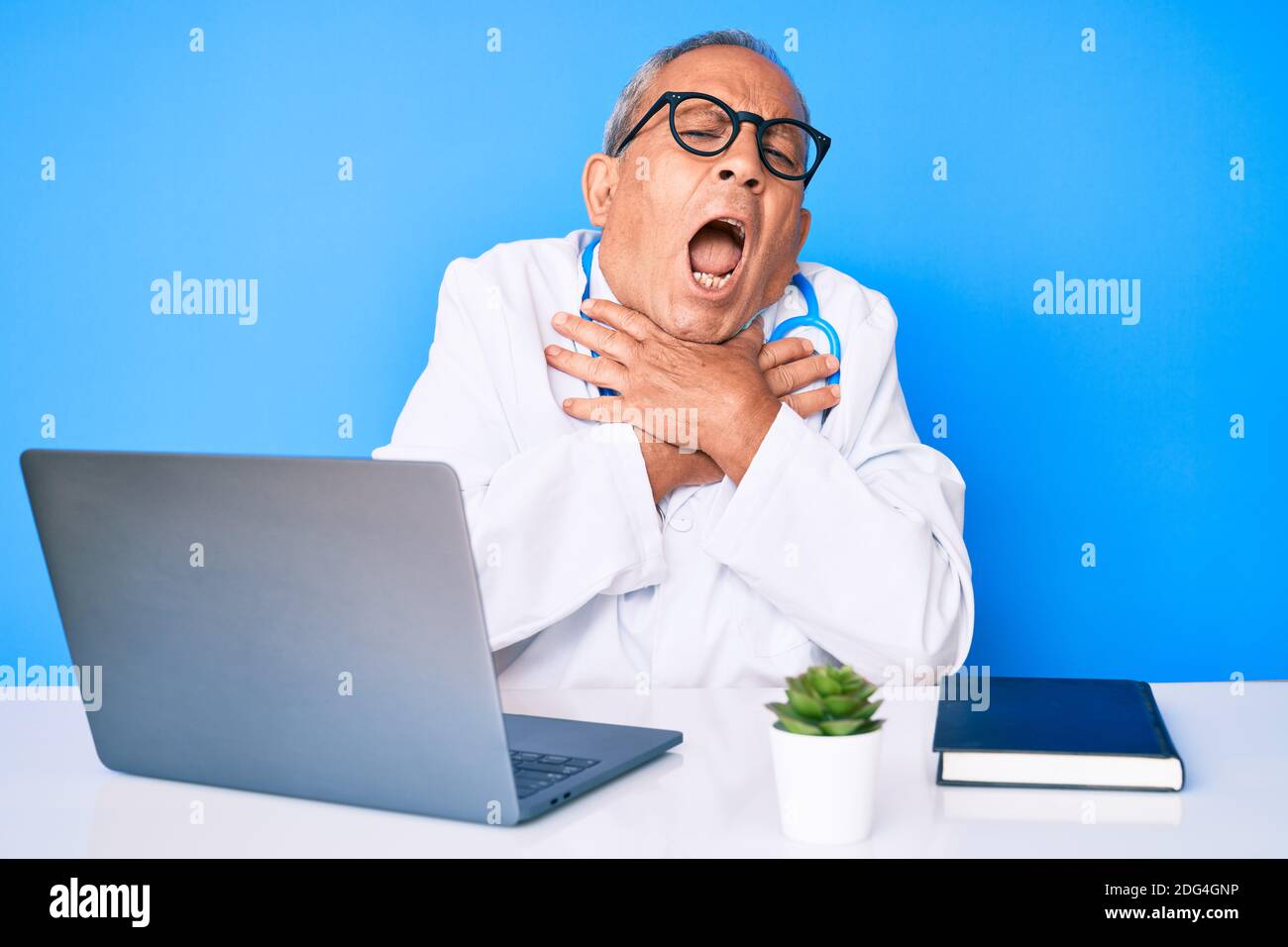 Angry male doctor computer hi-res stock photography and images - Alamy