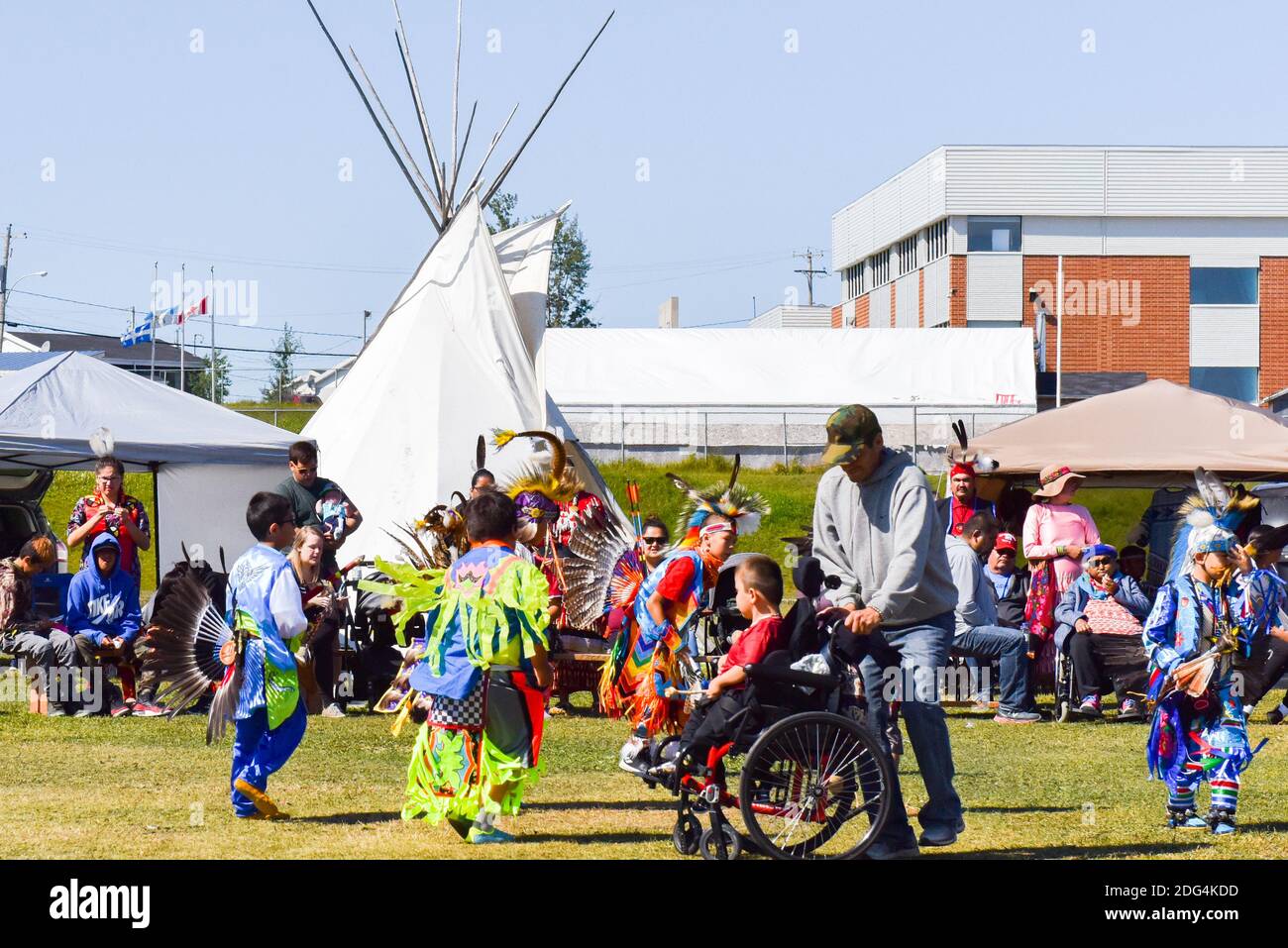 Traditional indigenous activities canada hi-res stock photography and ...