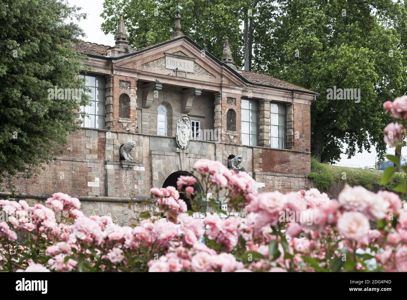 Lucca, City gate Porta San Pietro, Tuscany, Italy Stock Photo - Alamy
