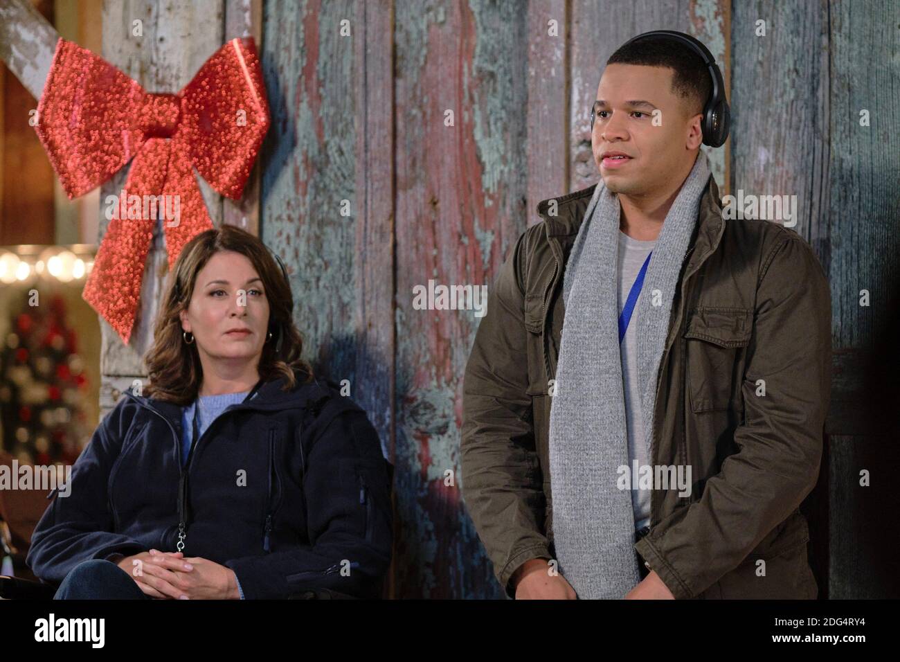 GOOD MORNING CHRISTMAS!, from left: Nicole Oliver, Ian Collins, (aired ...