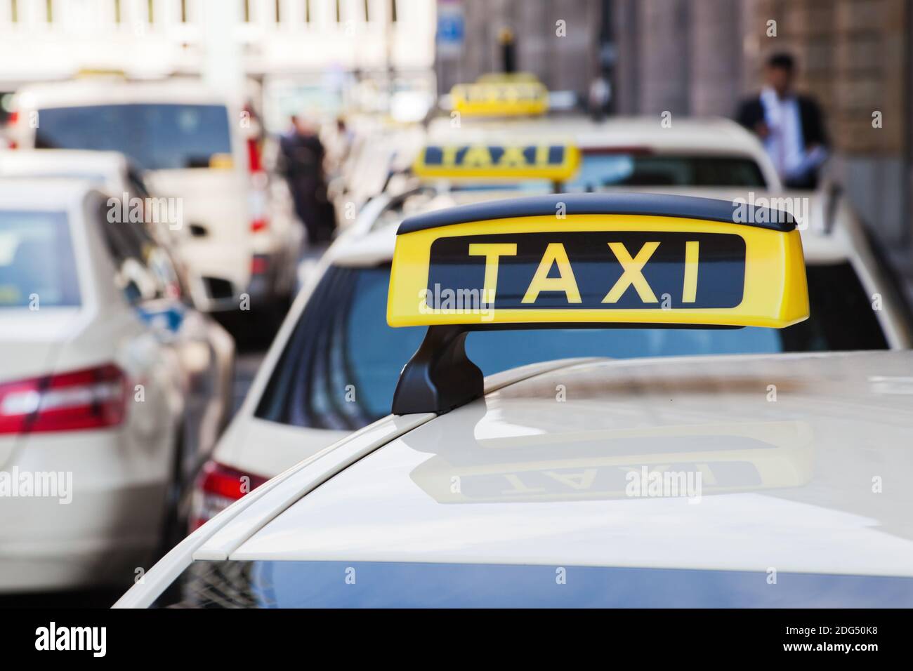 Taxi stand hi-res stock photography and images - Alamy
