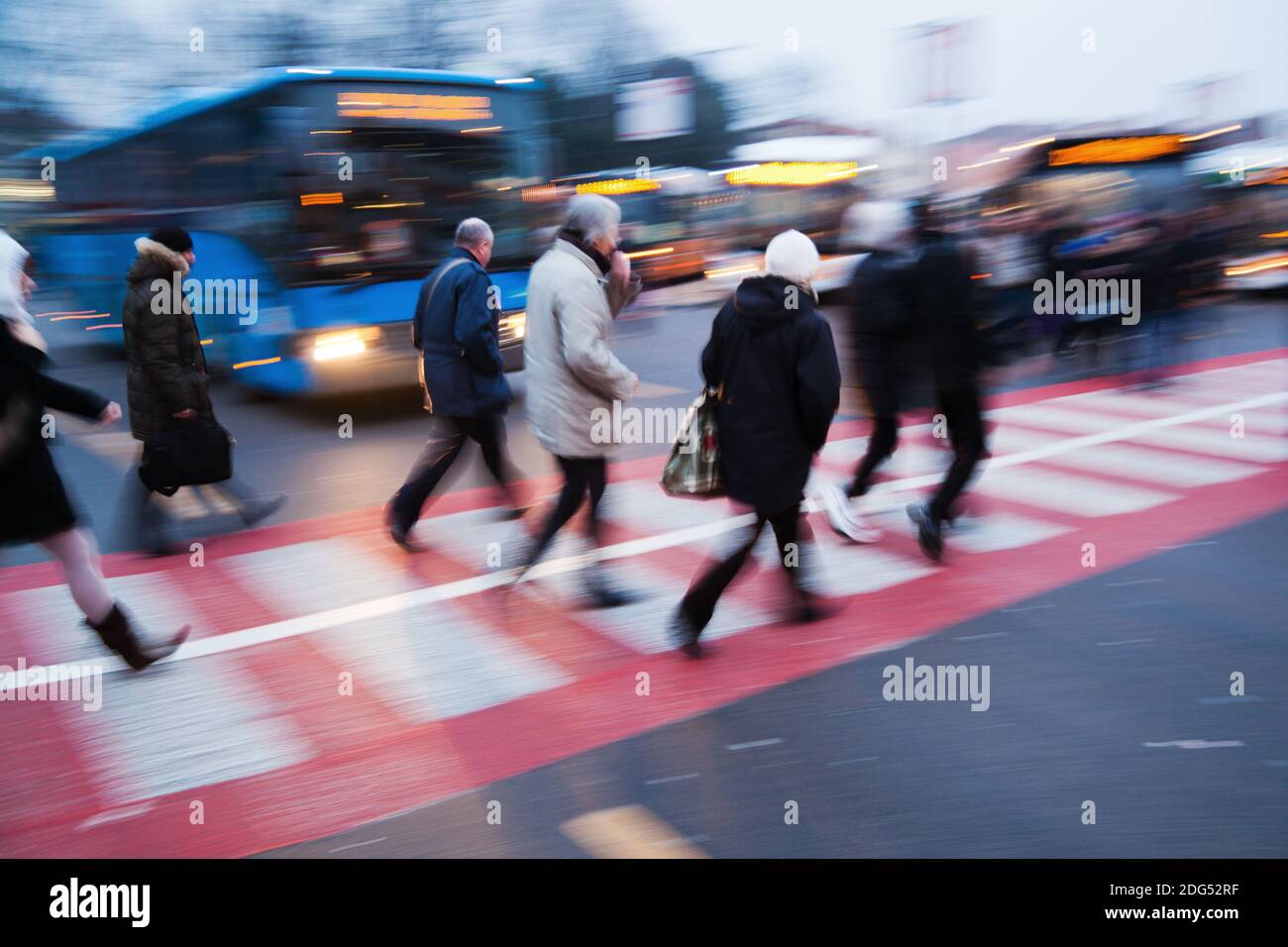 Bus station crowd hi-res stock photography and images - Alamy