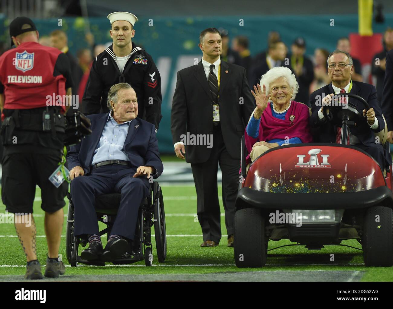 George HW Bush and Barbara Bush attend Super Bowl LI at the NRG Stadium ...