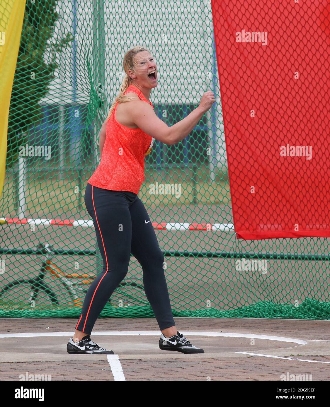 Discus thrower woman hi-res stock photography and images - Alamy