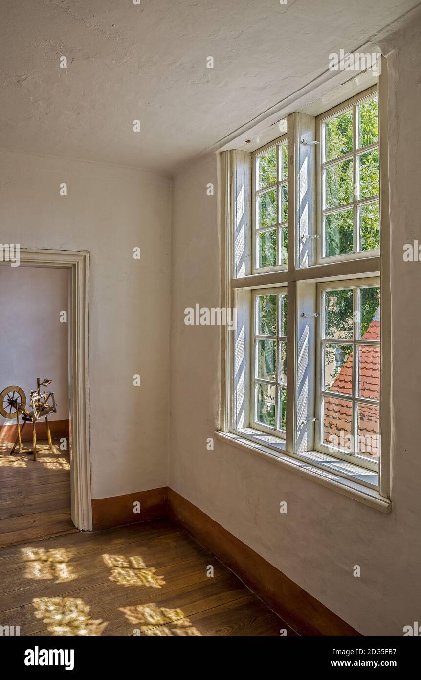 Muntin hi-res stock photography and images - Alamy