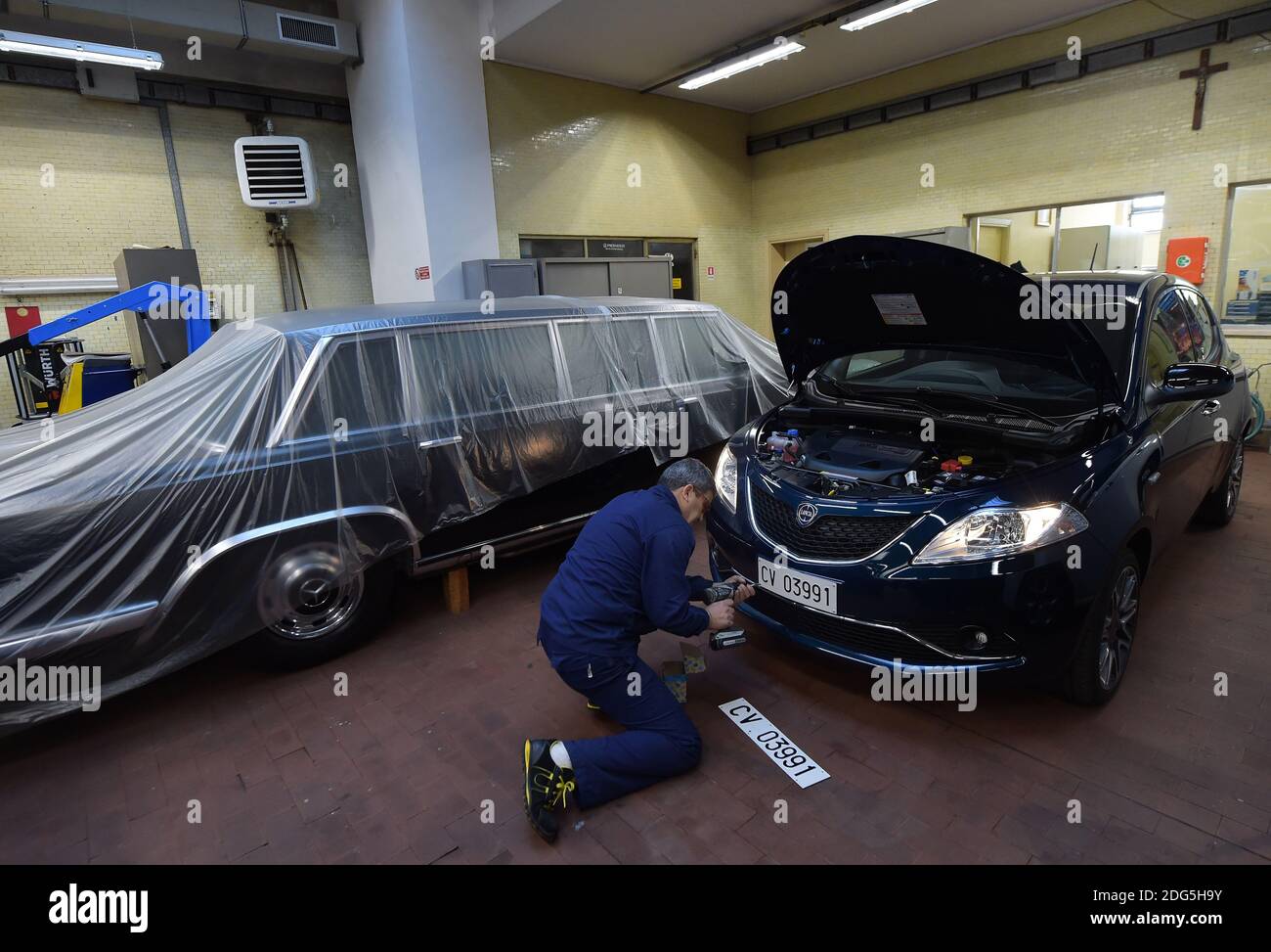 Mauro Montanari head of the mechanics of the Vatican garage on October ...