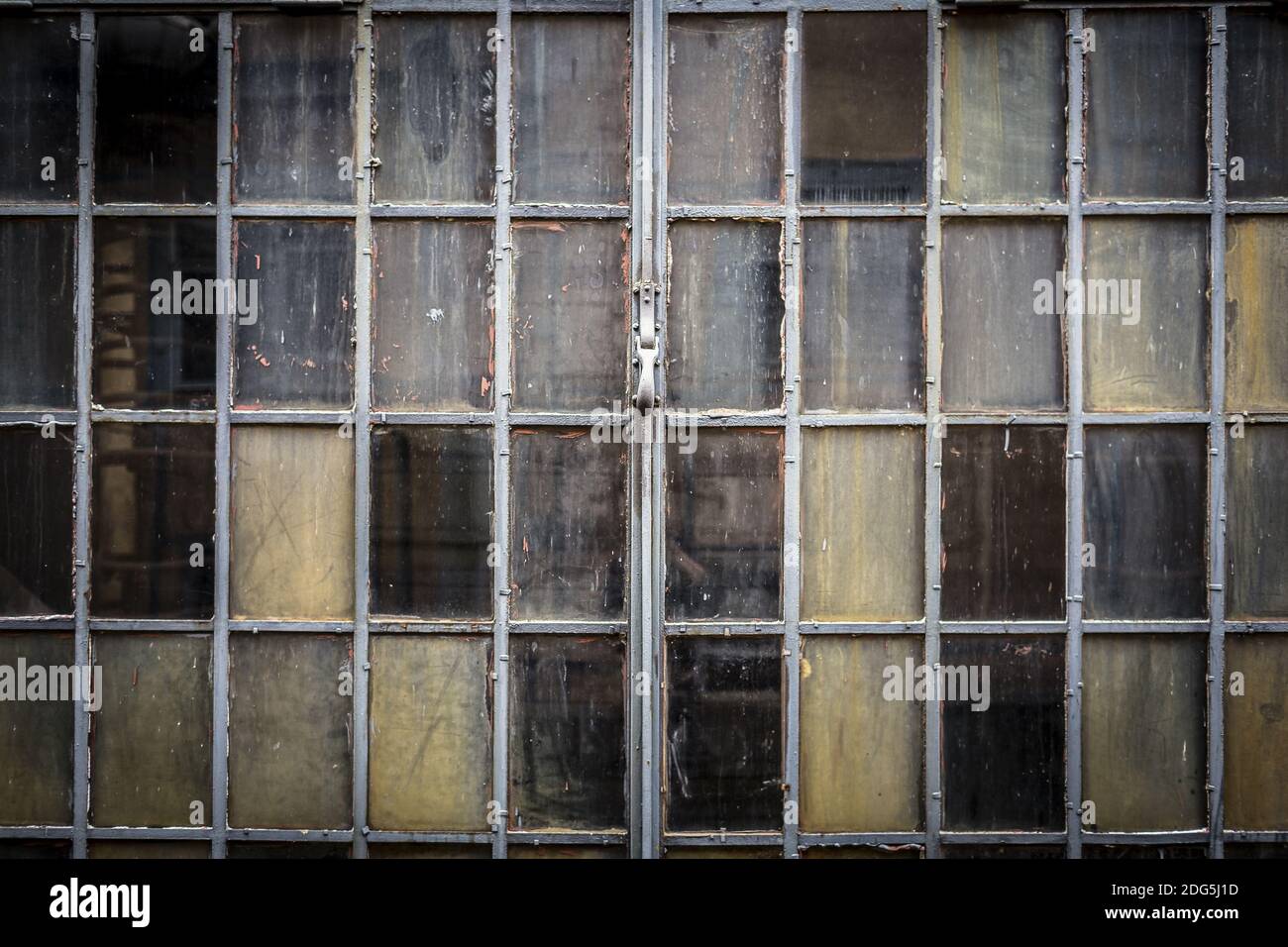 Factory window hi-res stock photography and images - Alamy