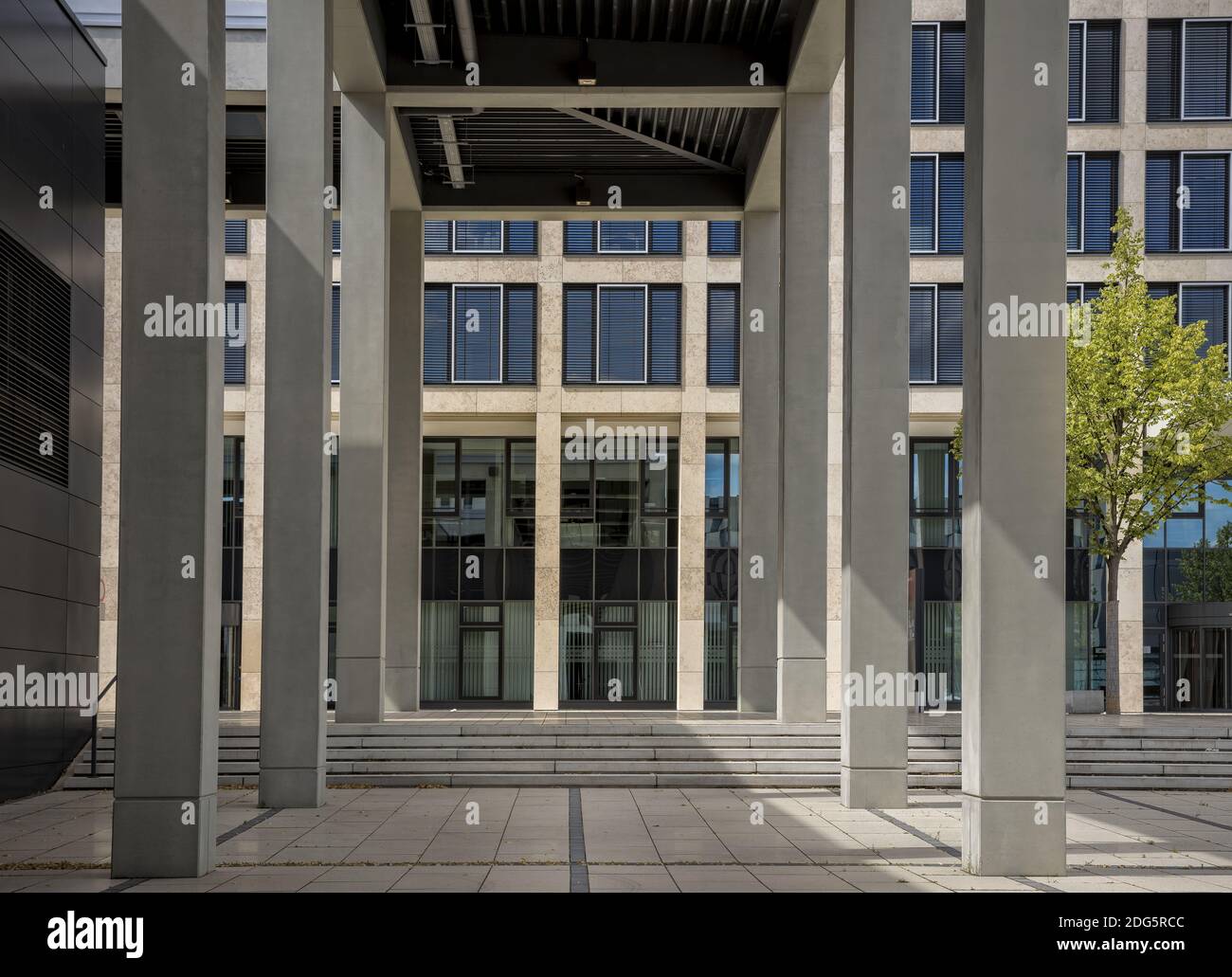 Business premises hi-res stock photography and images - Alamy