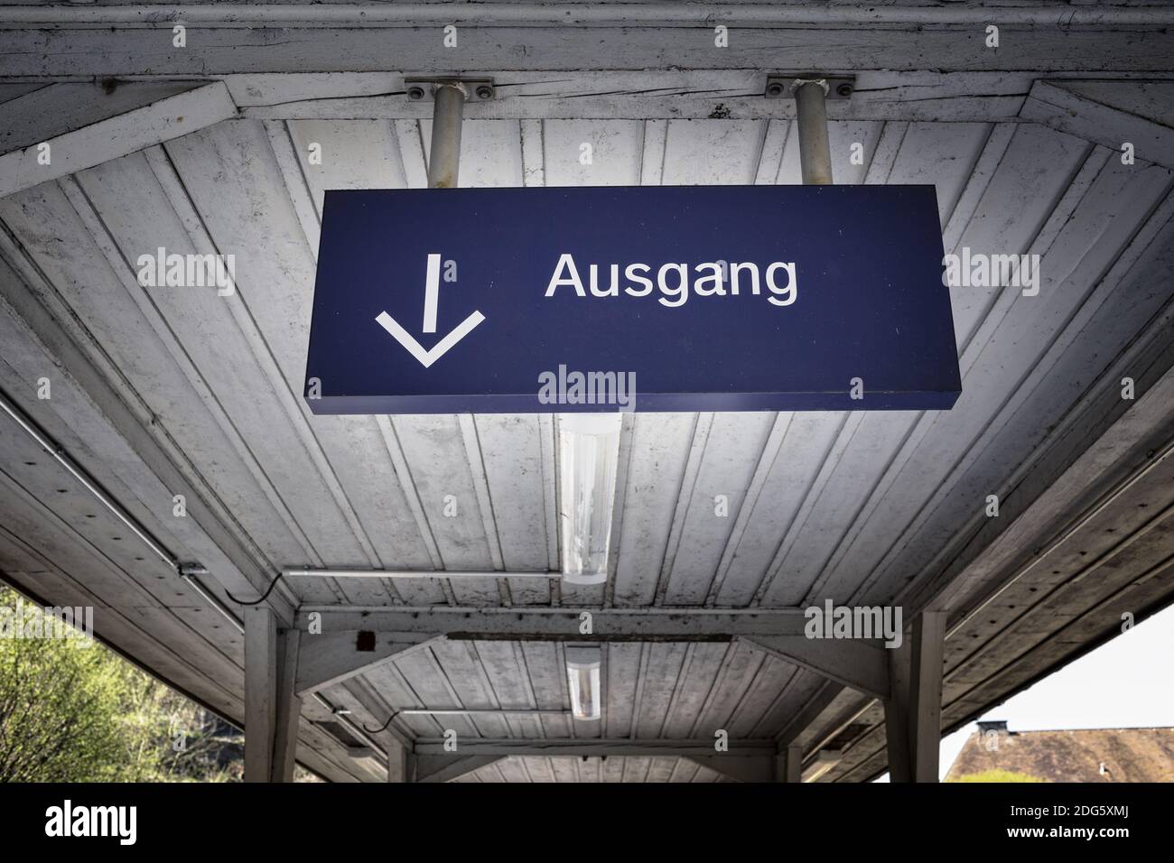 Output station hi-res stock photography and images - Alamy