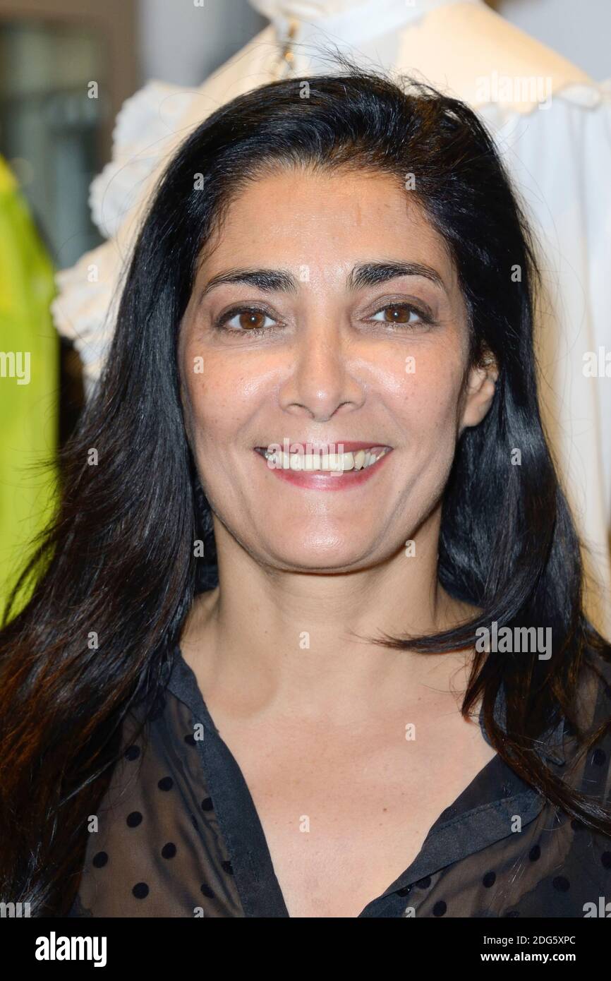 Fatima Adoum assiste au lancement et signatures du numero anniversaire ...