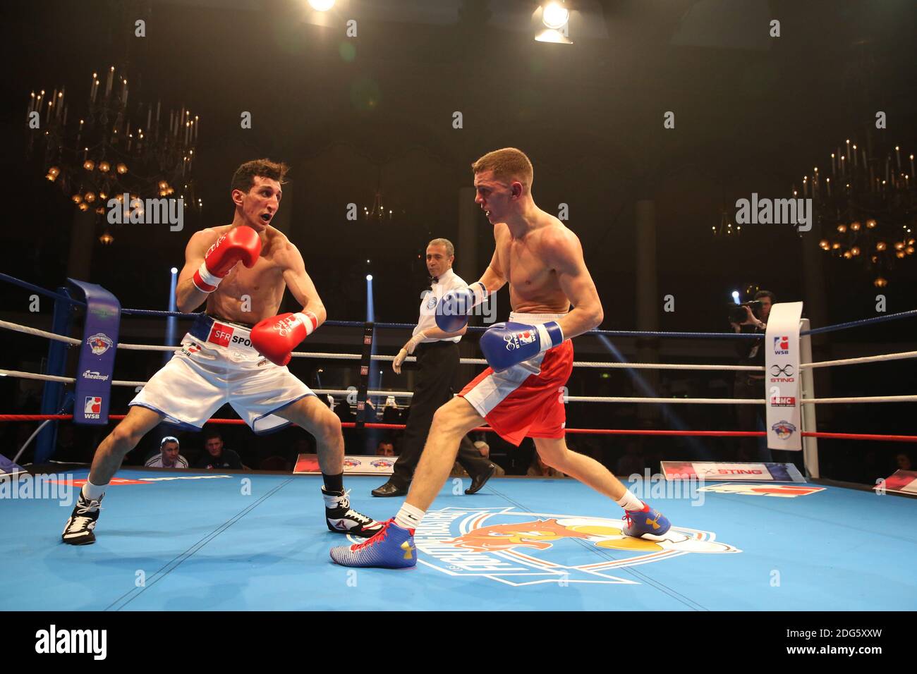 Coiffante Oumiha vs Luke McCormack lors des World Series of Boxing ou ...