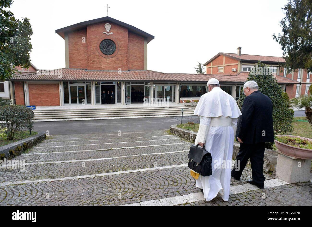 Pope Francis and members of the Vatican Curia travelled to the 'Casa ...