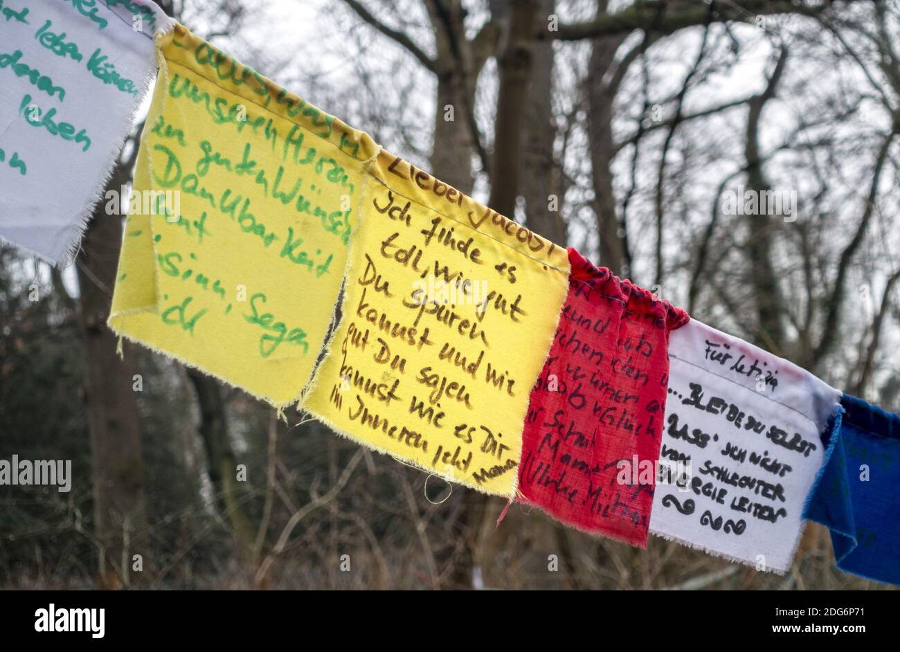 Fabric message hi-res stock photography and images - Alamy