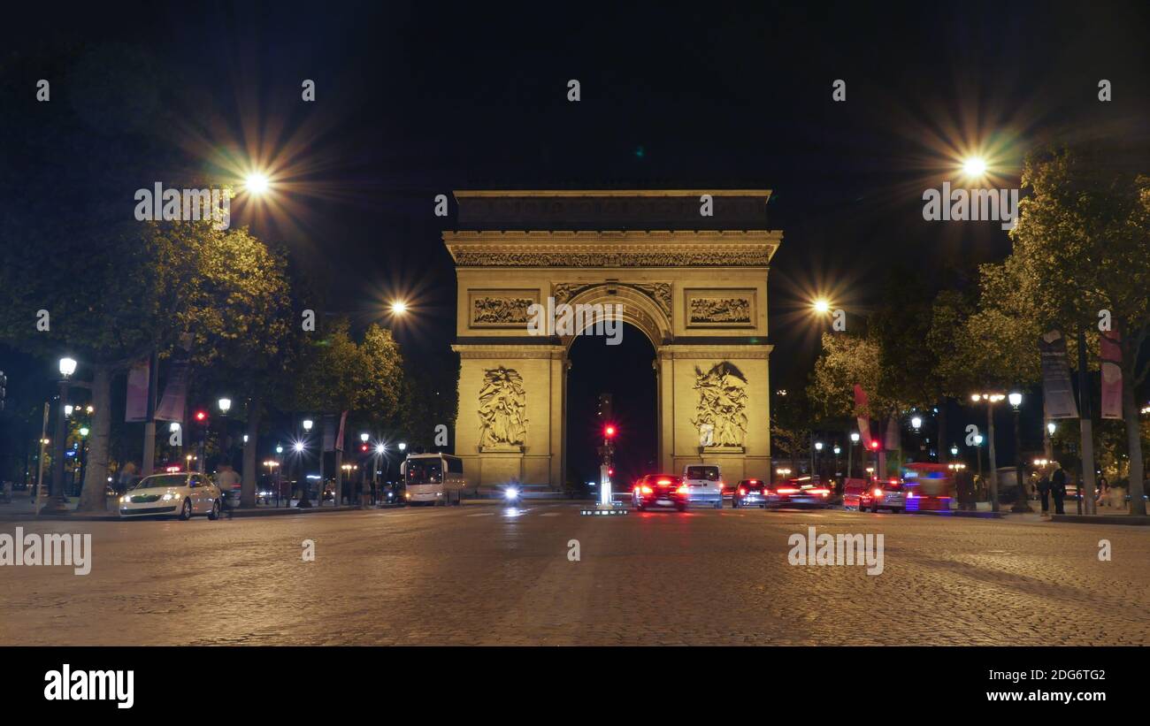 Illuminated monument paris hi-res stock photography and images - Alamy