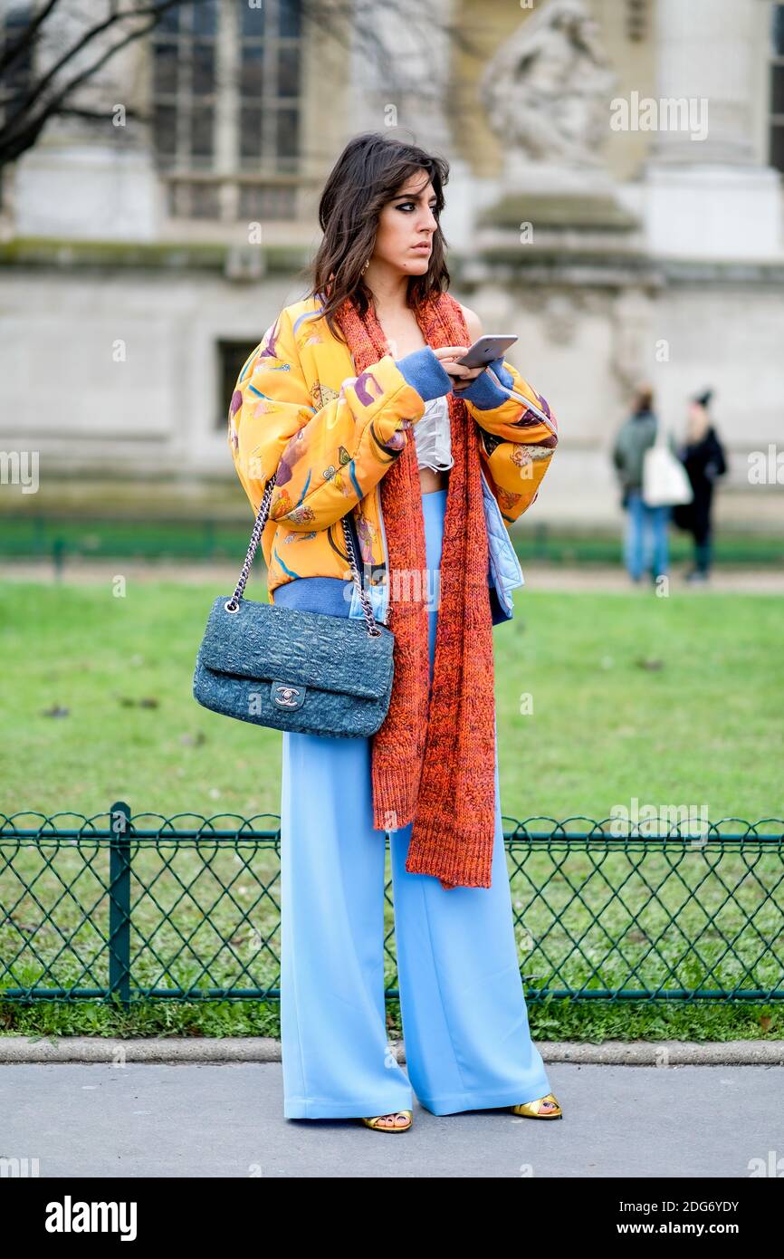 Street style, Blogger Nil Ninat arriving at Chanel Fall-Winter 2017 ...