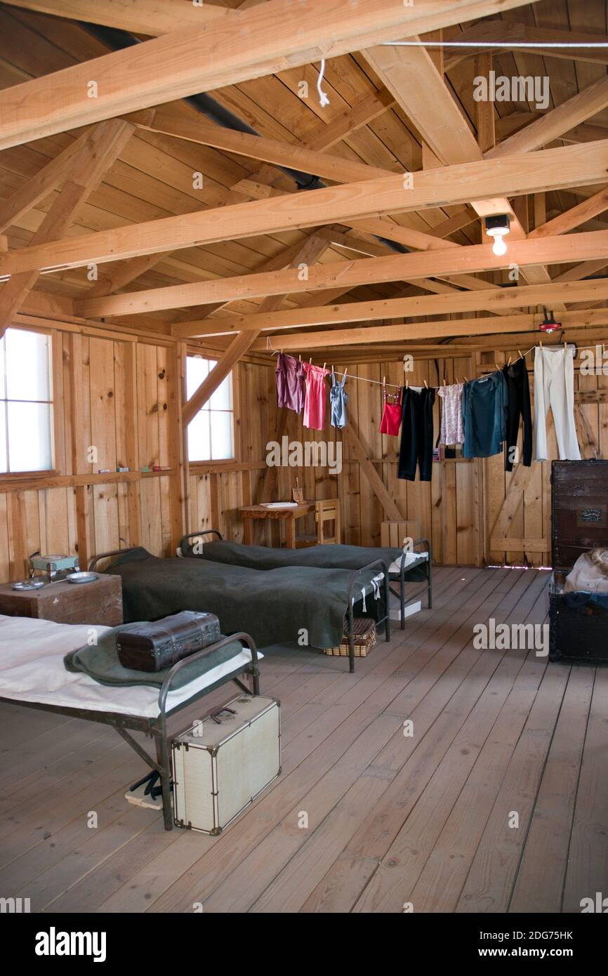 Japanese internment camp beds hi-res stock photography and images - Alamy