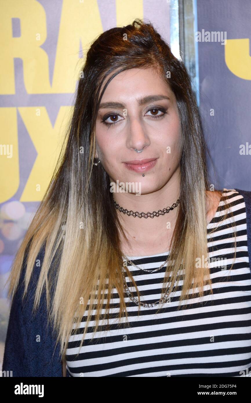 Sana Jammelieh assiste a la premiere du fim Je Danserai Si Je Veux a l ...