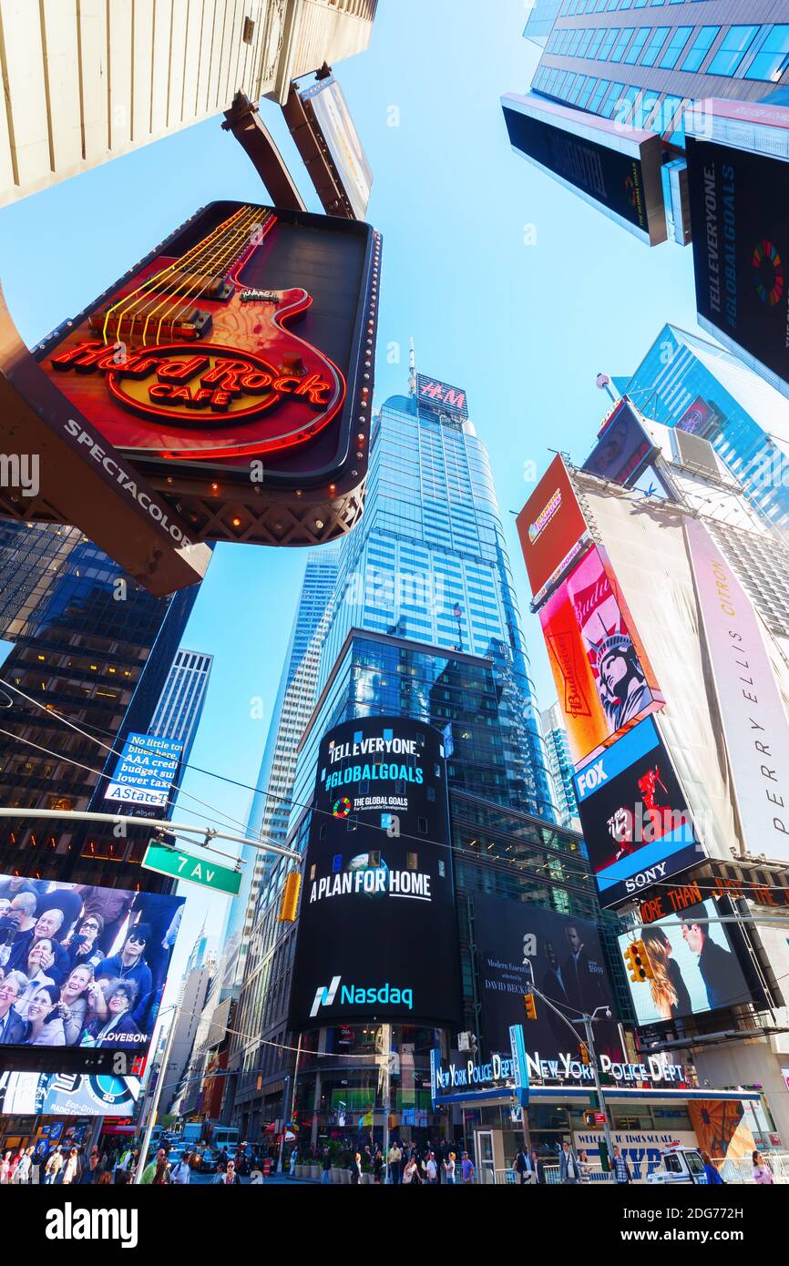 Times tower in square hi-res stock photography and images - Alamy