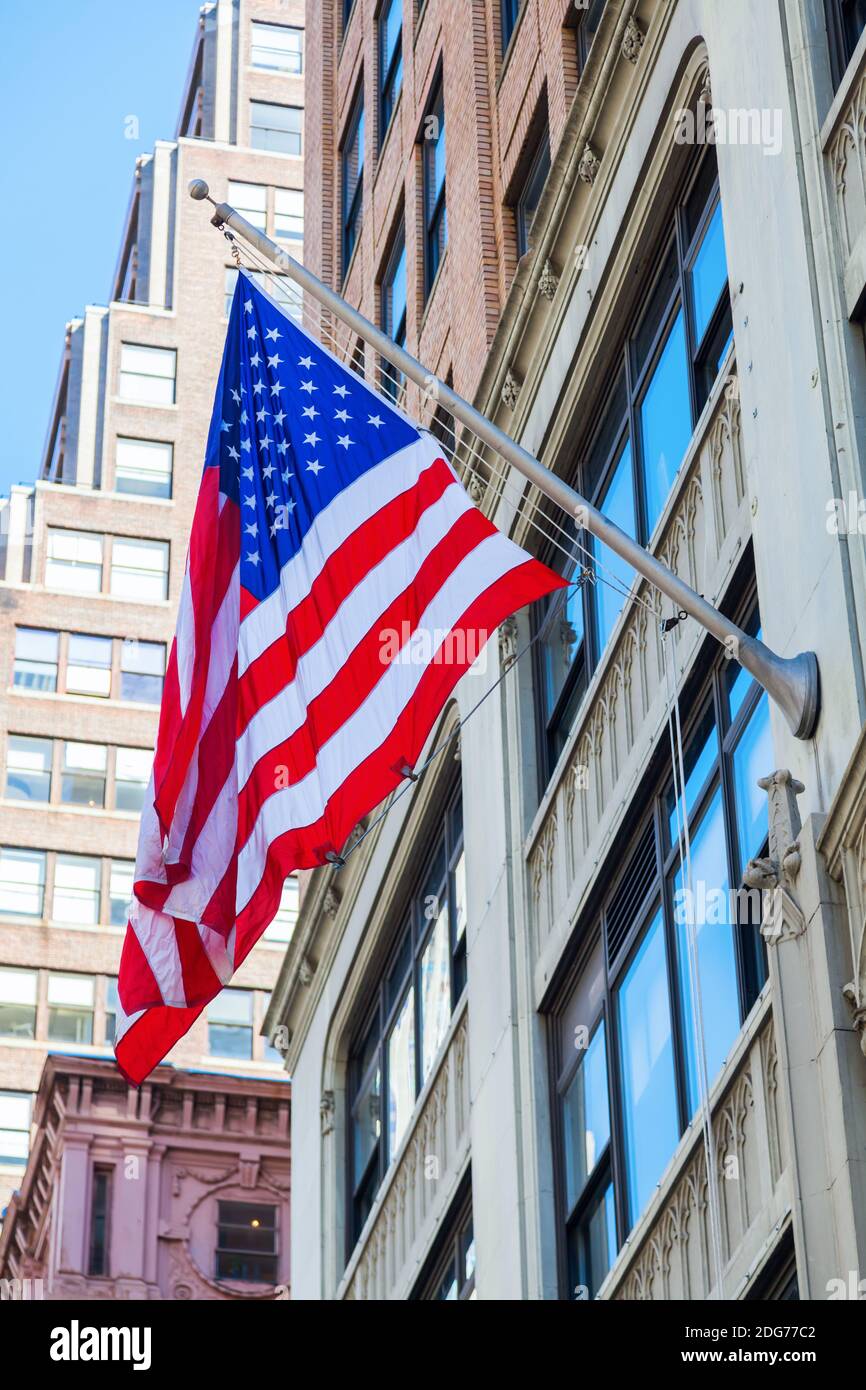 Nyc flag hi-res stock photography and images - Alamy