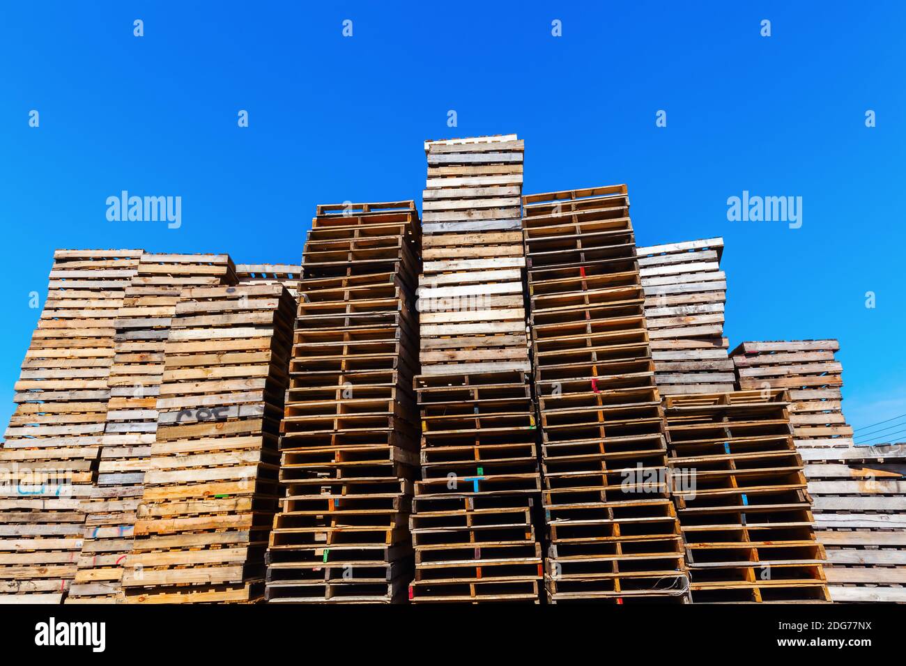 Wood pallet stack storage hi-res stock photography and images - Alamy
