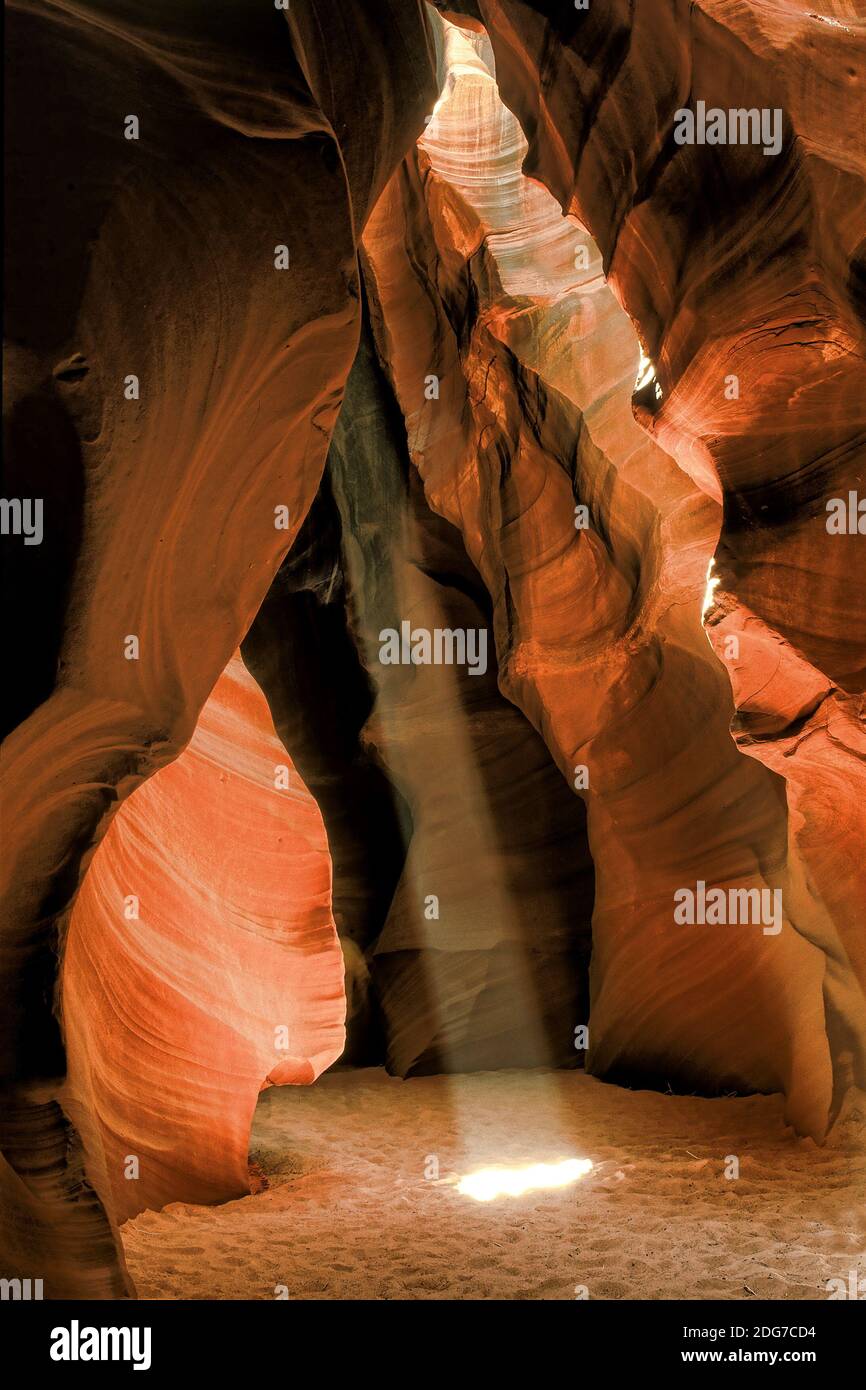 Antelope Canyon Light Beam Stock Photo - Alamy