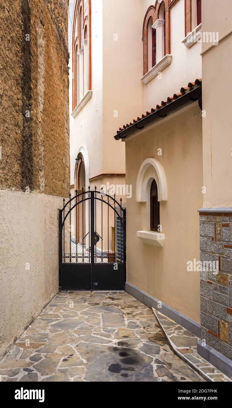 Side entrance hi-res stock photography and images - Alamy