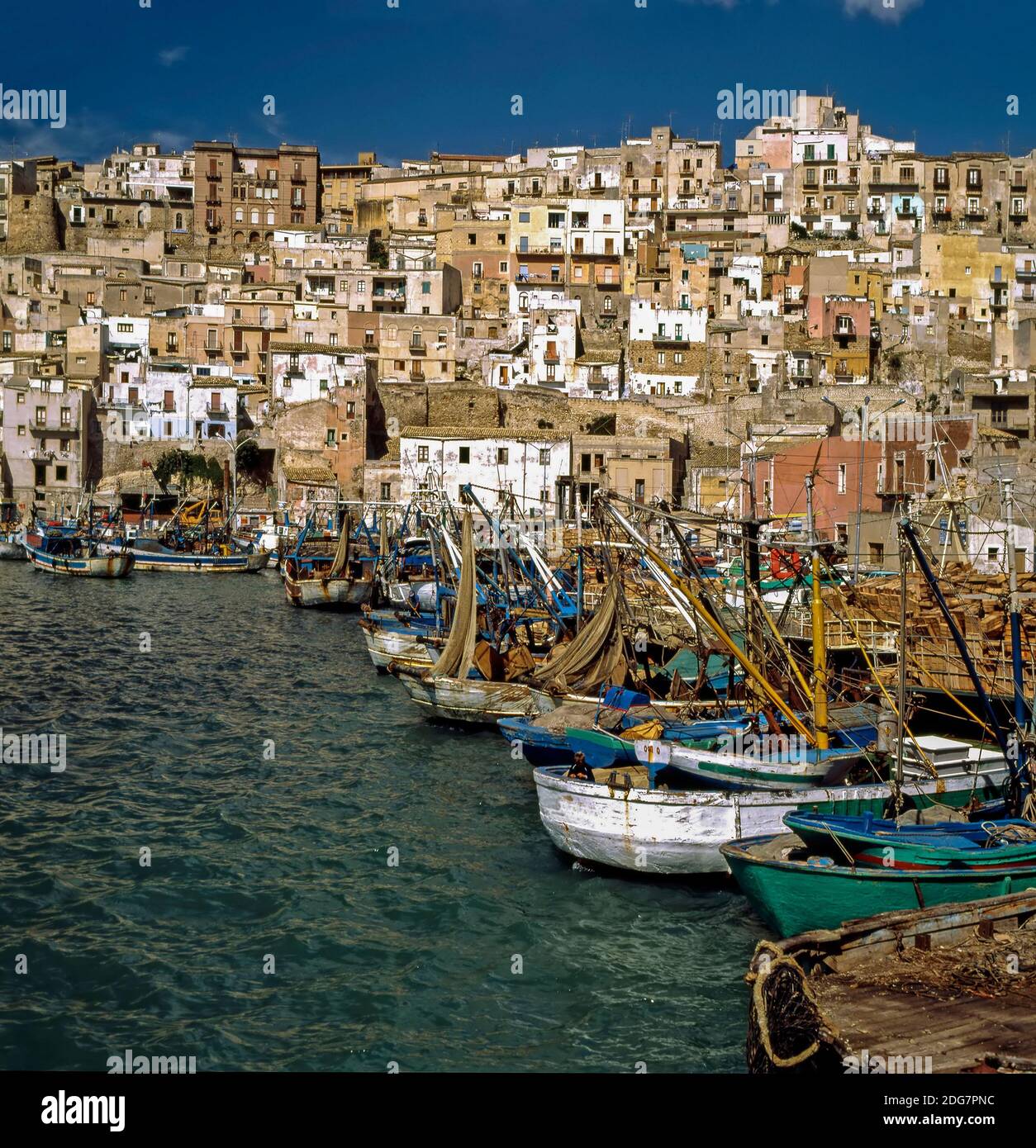 Sicilian fishing village hi-res stock photography and images - Alamy