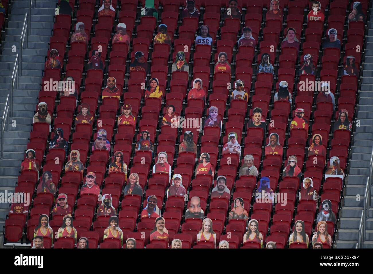 Football fans in the stands hi-res stock photography and images - Alamy