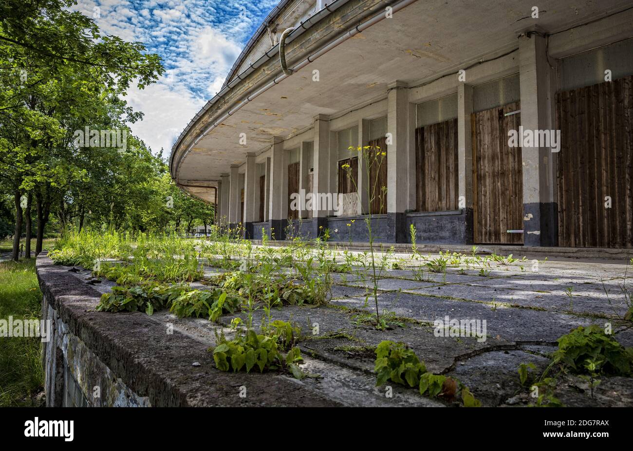 Rondell hi-res stock photography and images - Alamy