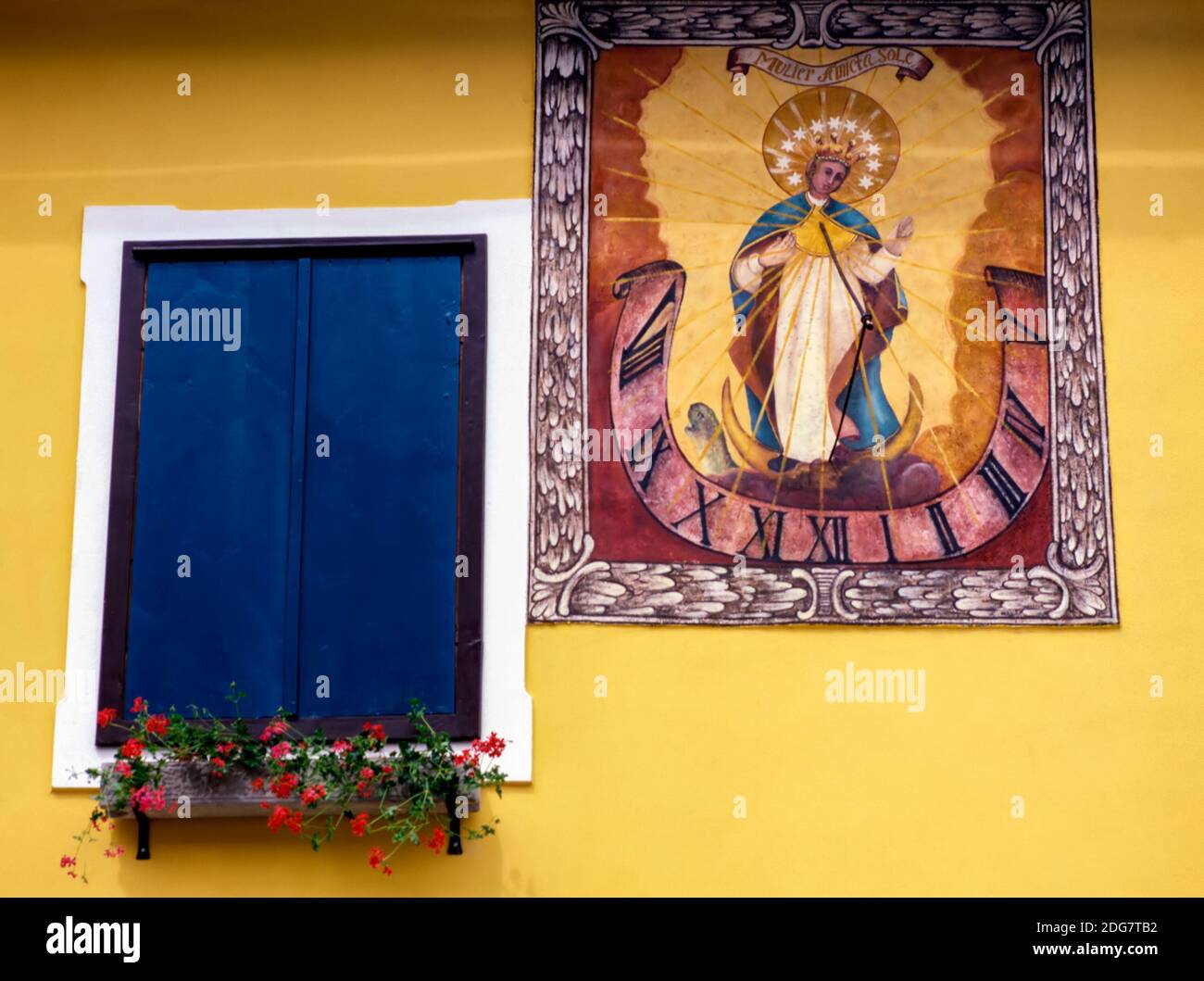 Sun clock hi-res stock photography and images - Alamy