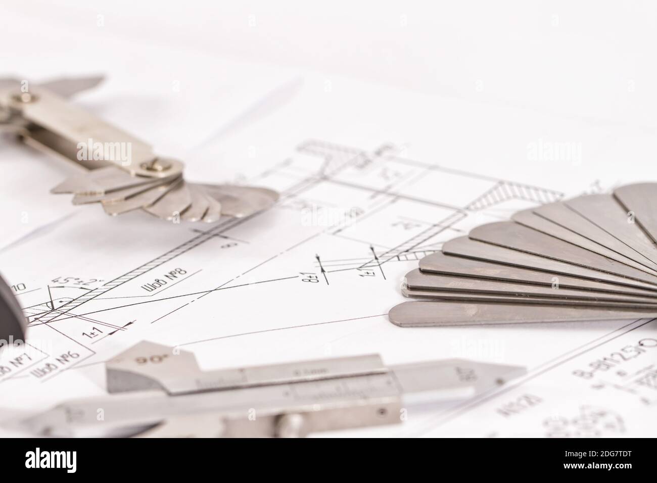 Templates for visual measurement control are on the drawing pipe ...