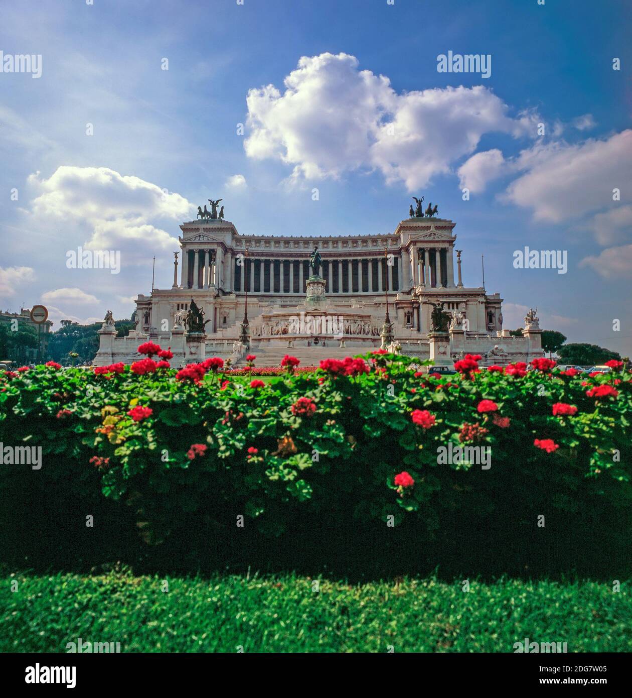 Monument rome italy hi-res stock photography and images - Alamy