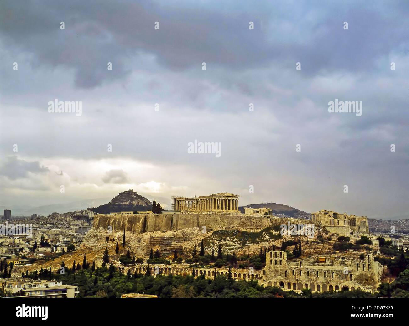 Parthenon greece plants hi-res stock photography and images - Alamy