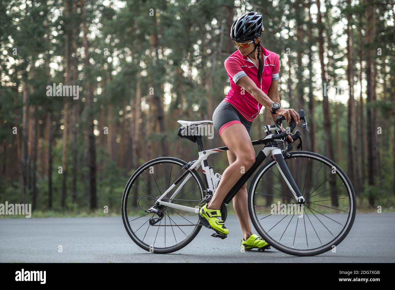 Female cyclist athlete hi-res stock photography and images - Alamy