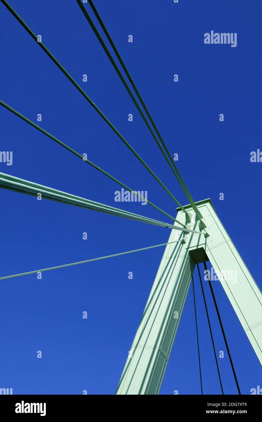 Pylonen hi-res stock photography and images - Alamy