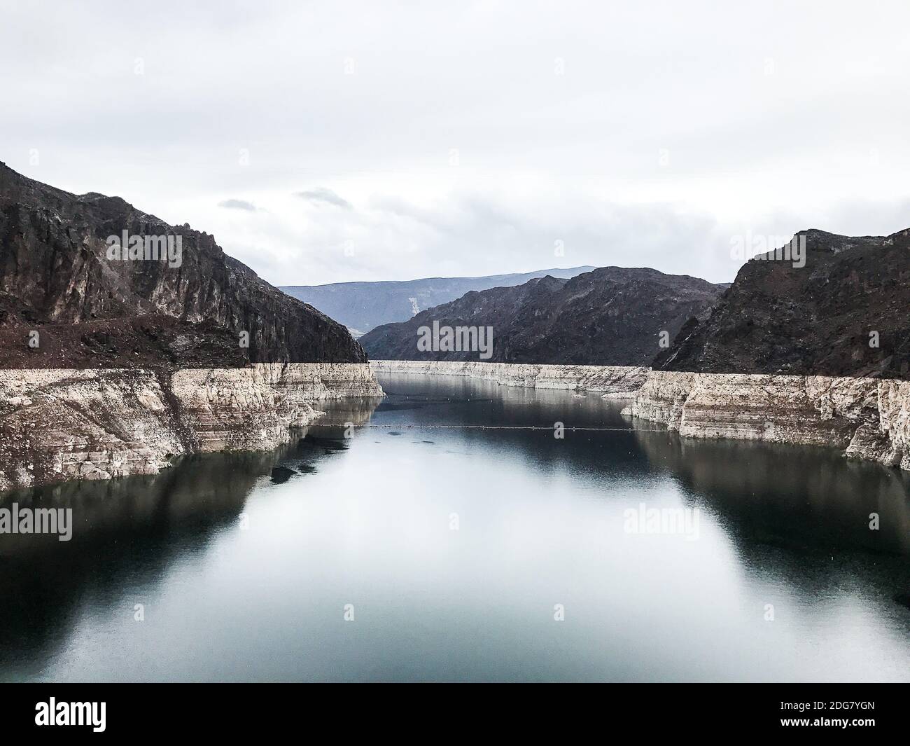 Dam scenery hi-res stock photography and images - Alamy