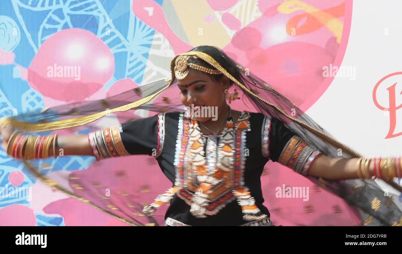 Traditional indian dancing jaipur hi-res stock photography and images ...