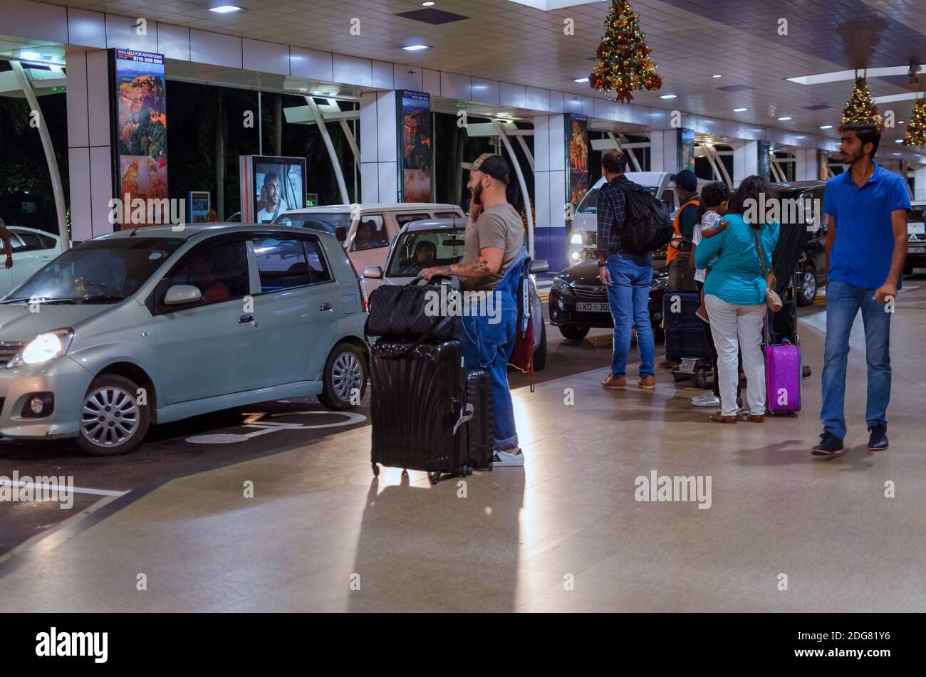 Sri lanka people christmas tree hi-res stock photography and images - Alamy