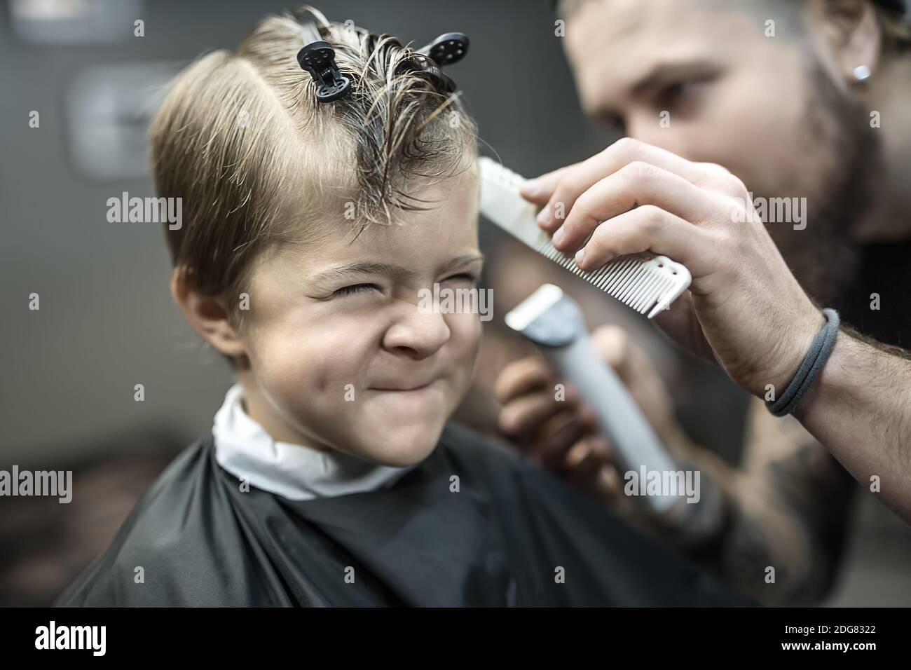 Kid small hi-res stock photography and images - Alamy